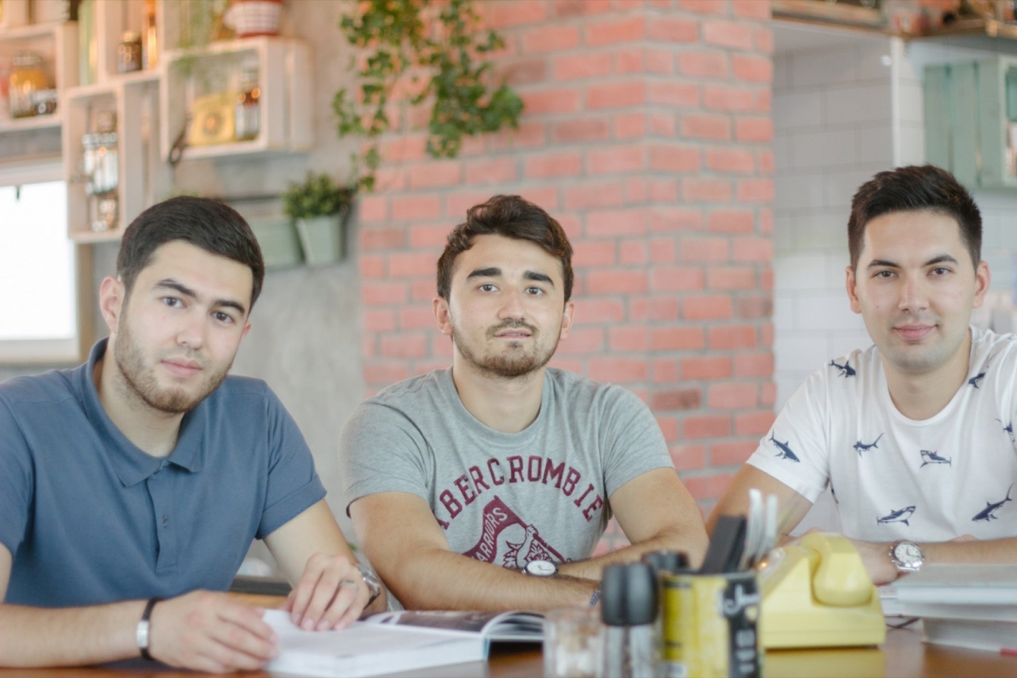 Interiors For Your F&B Startup: Friends' Avenue Café Has Personality